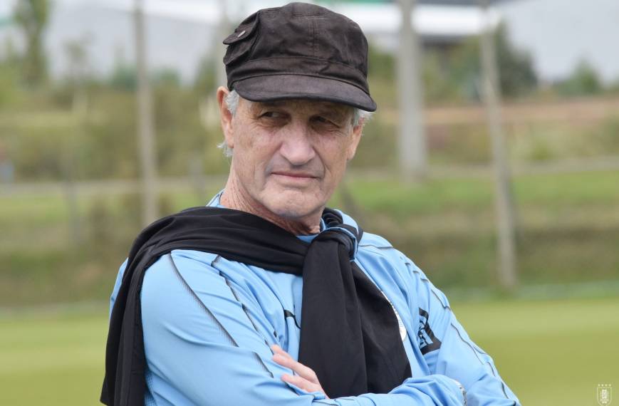 Ariel Longo reservó 45 jugadoras para la fecha FIFA - AUF